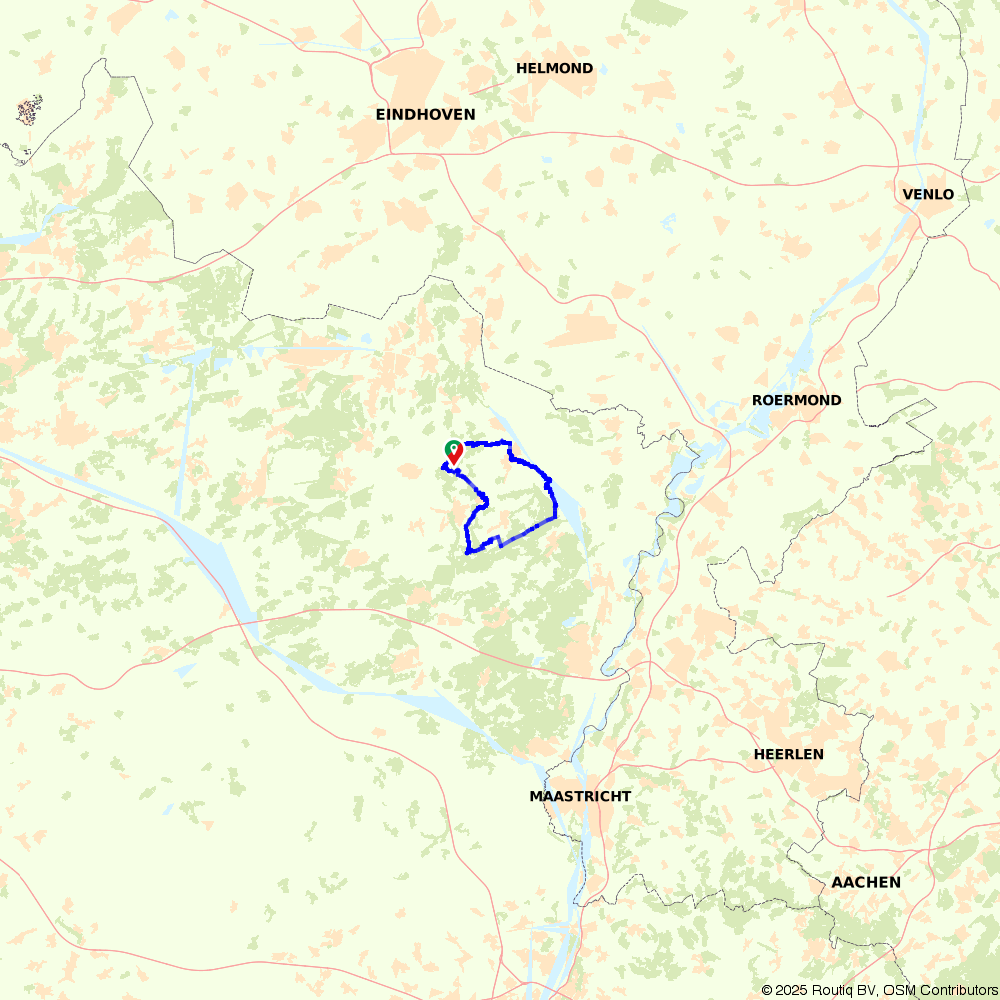 188238 Explore the nature and town of Bree