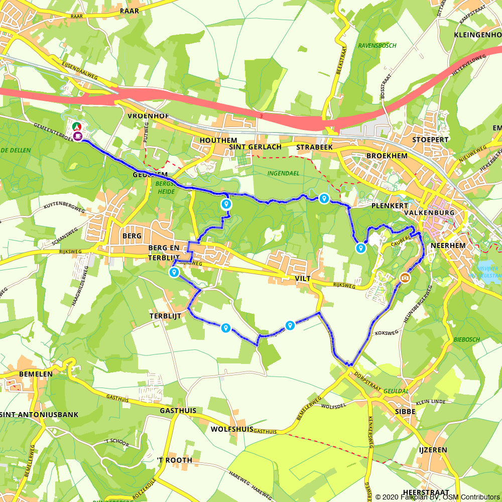 390948 Wandelen door de heuvels bij Valkenburg