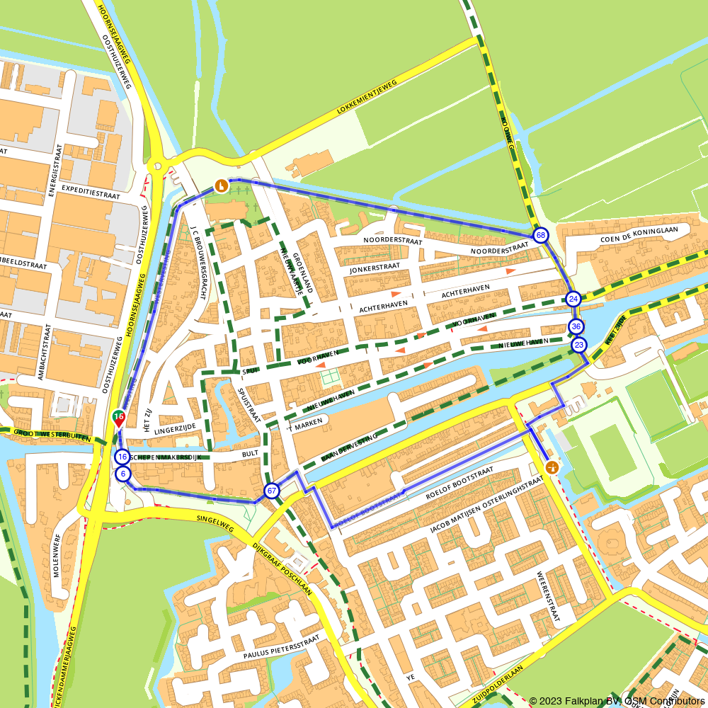 746385 Walking through Edam