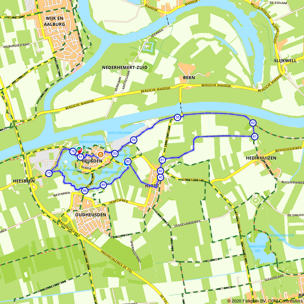 998263 City walk Heusden: fortified city on the Maas